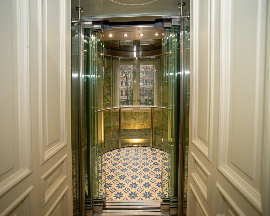 W zabytkowym Pałacu Poznańskiego powstała... winda! Połączyła cztery ...